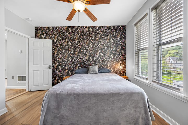 Best Value On West Side. Downtown, Universities,#2 - Worcester, MA