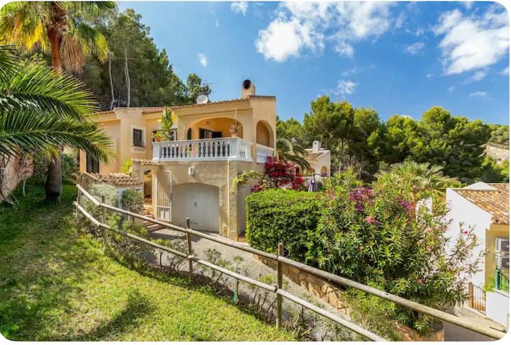 *Top Floor -Rustic Spanish Chalet ! - El Toro