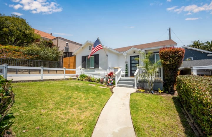 Coastal Charm: Stroll To Shore, Shops & Sunsets - Long Beach, CA