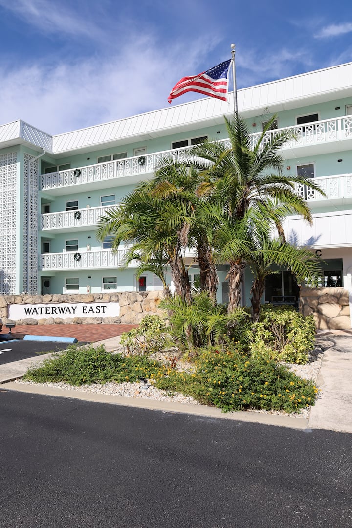 Walkable Dockside Intracoastal Condo - Monthly - New Smyrna Beach, FL