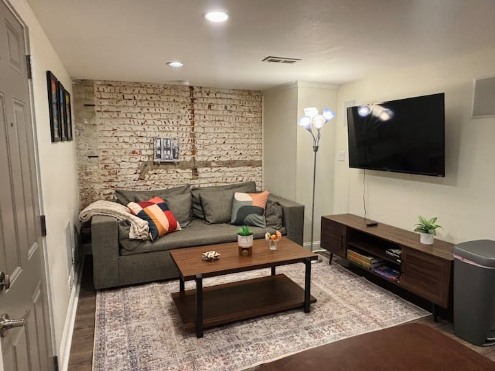 Charming 2br Apartment In Heart Of Dc With Parking - 華盛頓