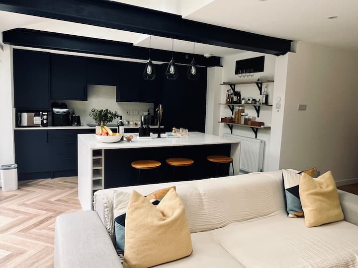 Modern 2 Bedrooms 2 Baths Garden Flat In Wimbledon - Surbiton