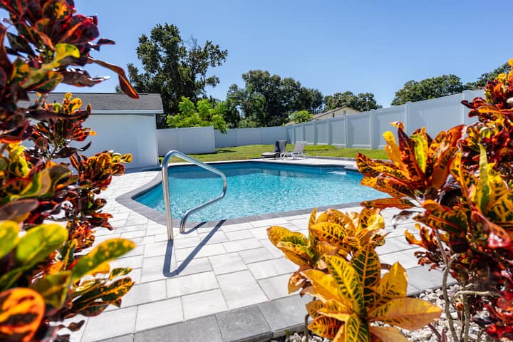 Pool & Lakeview Home /3 Min Universal/15min Disney - Orlando, FL