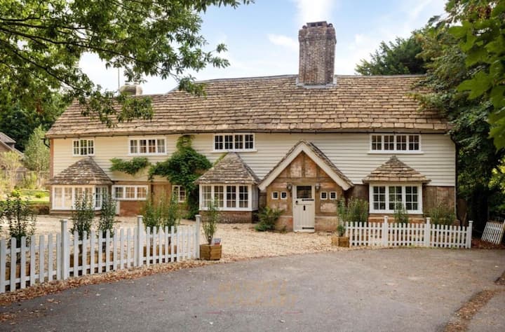 Historic Country Home, Gatwick And South Coast - Crawley