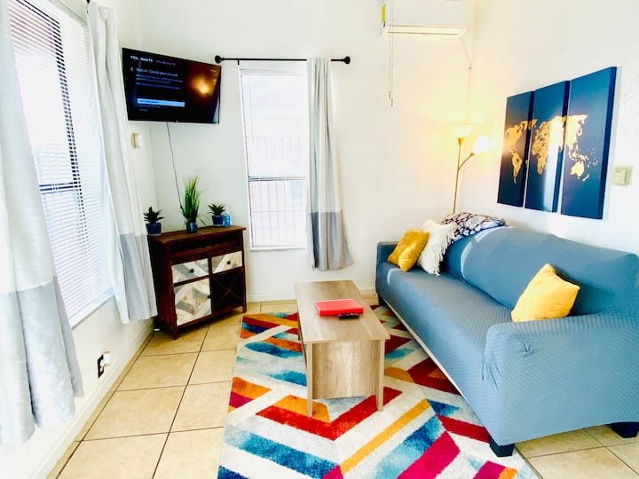 1bd 1ba Centrally Located Tranquil Apt - Albuquerque, NM