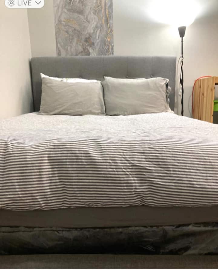 Midtown, Studio, Walk To 5# Line, Easy To Downtown - Toronto