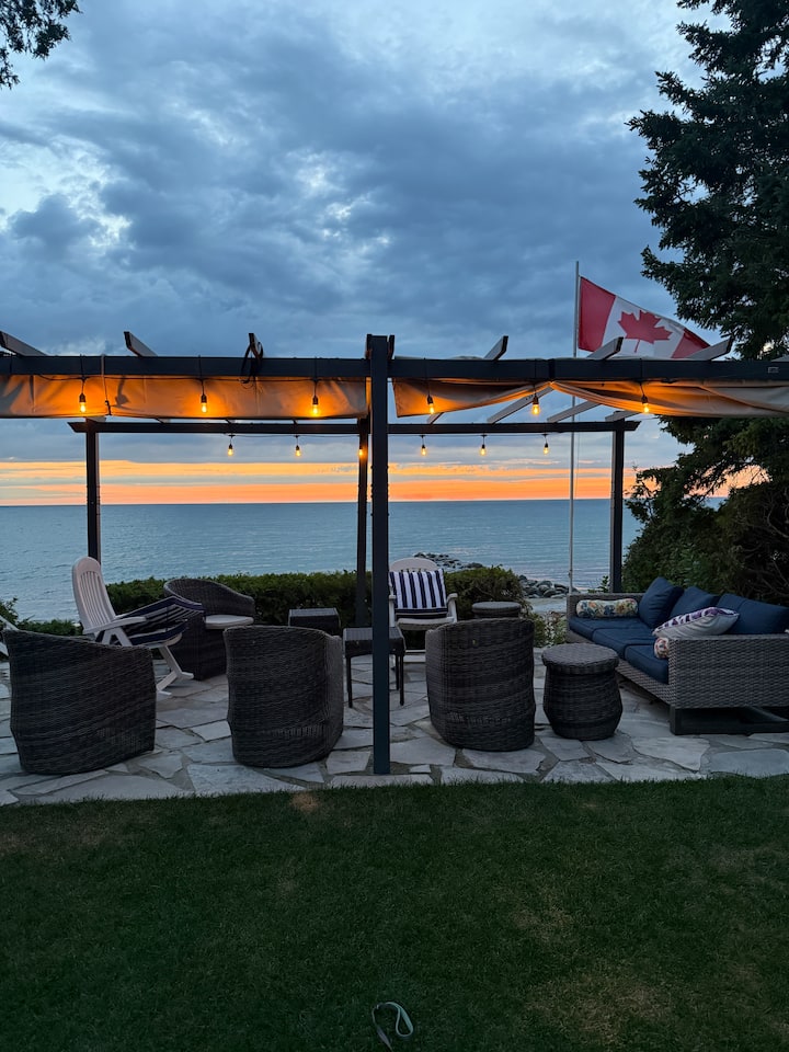 Beautiful Huron Lakefront Cottage - ポート・エルジン