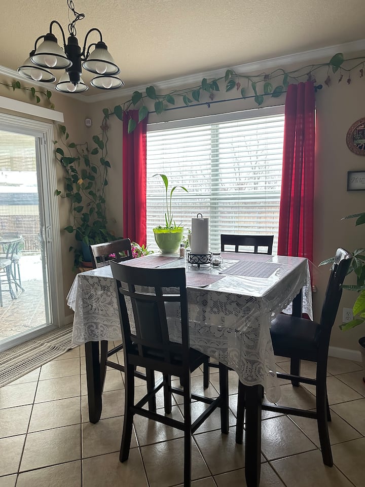 Fw Spacious Guest Bedroom W/private Bathroom - Fort Worth, TX