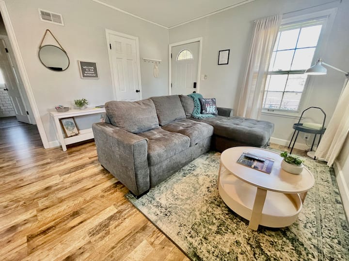 Modern Bungalow • Hot Tub, Sauna • Near Downtown - Sioux Falls, SD