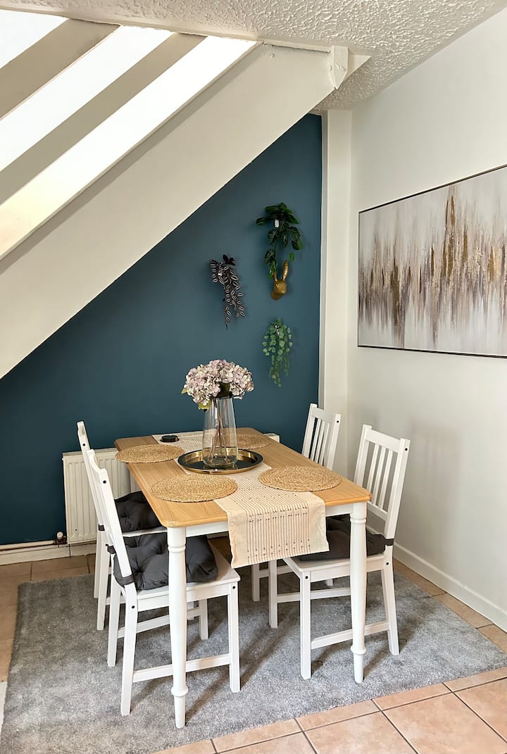 Private Townhouse With Irish Charm. Sleeps 4-5 - Cork, Ireland