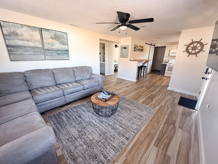 Crystal River Retreat Close To Downtown - Beverly Hills