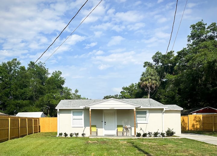 Crystal River Quaint Retreat - Crystal River