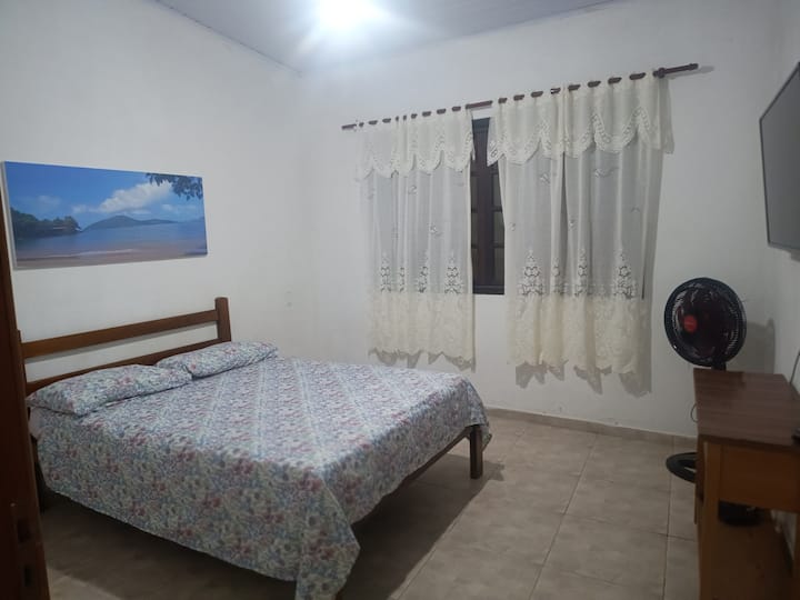 Apto Centro, No Meio Das Praias Sul E Norte
Priv. - Ubatuba