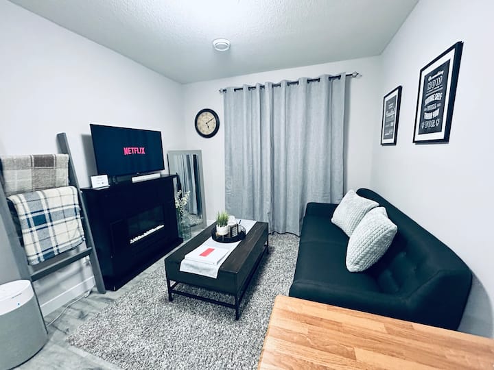 Entire Basement Suite Near Yeg Airport - Canada
