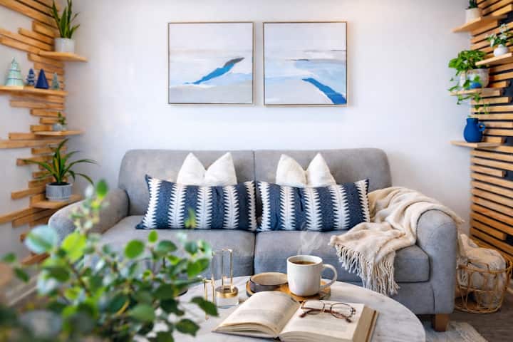 Walk To Mass St | W/d, Parking + Private Courtyard - Lawrence, KS