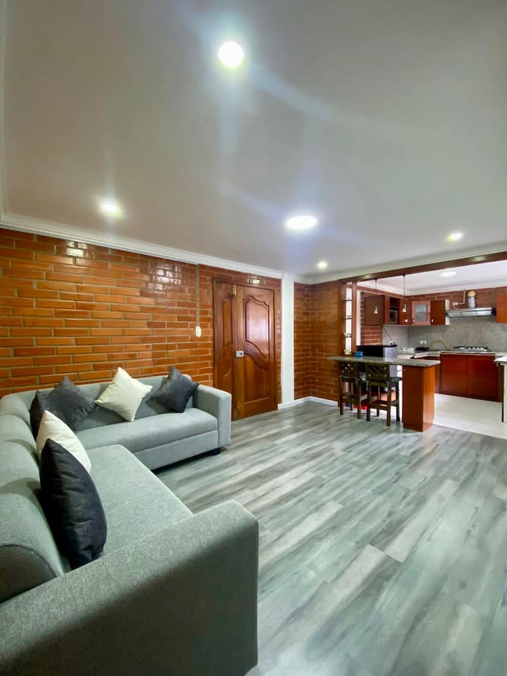 Bright And Spacious 1bed Apt For Solo Travelers - Cuenca