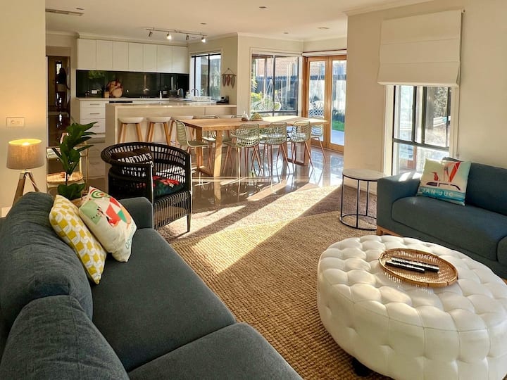 Modern 4 Bedroom Home With Deck Bbq And Huge Lawn - Ocean Grove