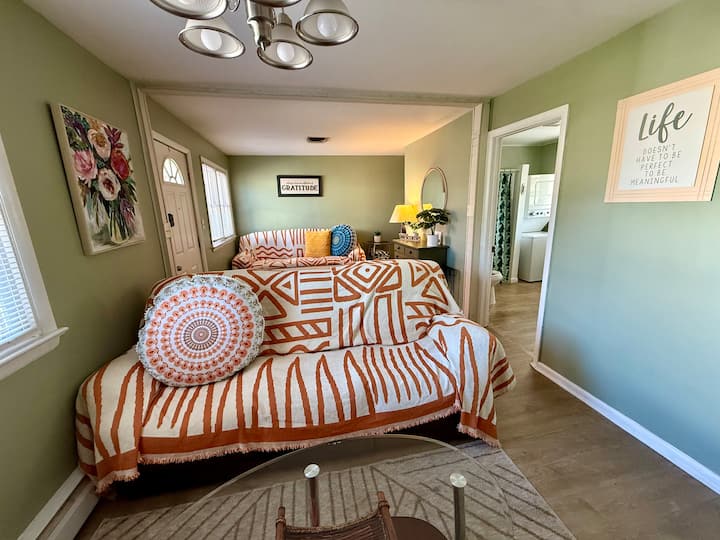 Happy House In The City -Recently Updated - Harrisburg, PA