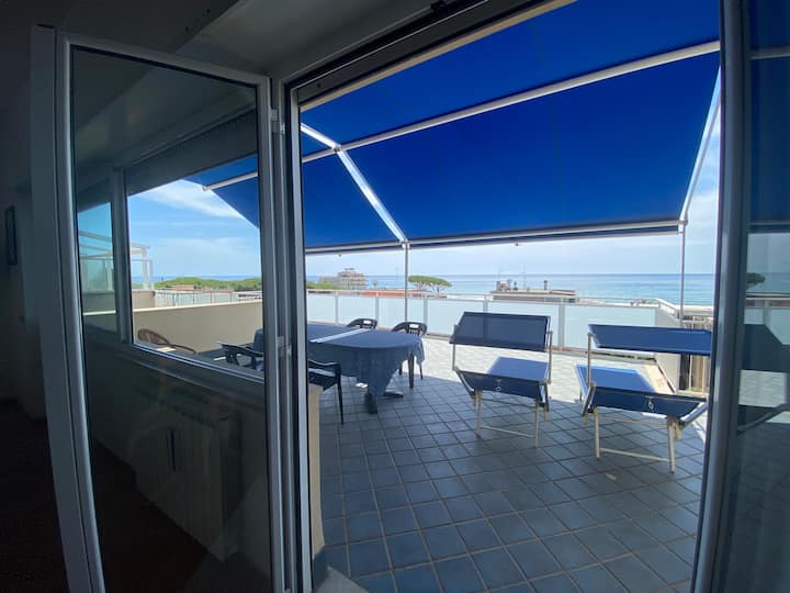 Una Casa Vista Mare A Terracina - Terracina