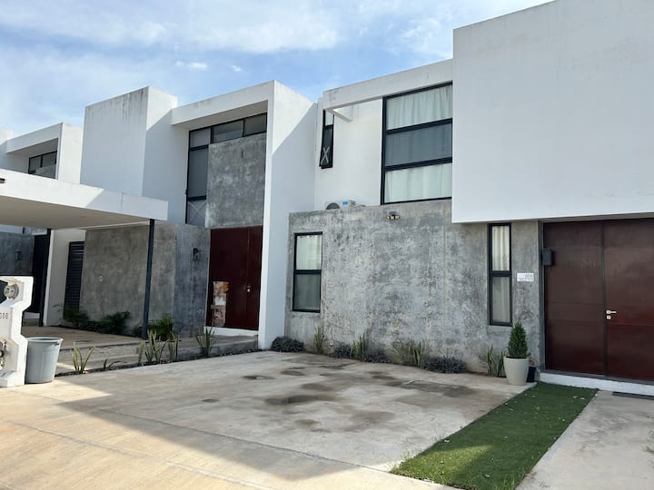 “Casa Blanca”norte Alberca Privada 3 Rec 1 P Baja - Yucatán