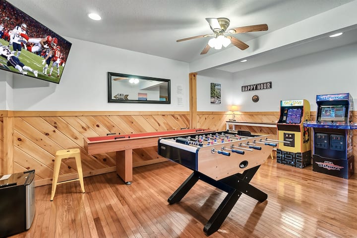 In The Woods - Log Cabin W/hot Tub, Game Room, Bbq - Gatlinburg, TN