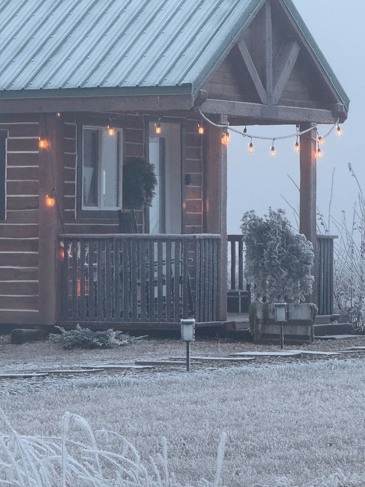 Whispering Winds Cabin - Cozy Double Loft Cabin - Westlock