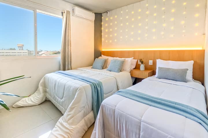 Vista Para O Mar Na Sala E Pôr Do Sol Nos Quartos - Tramandaí