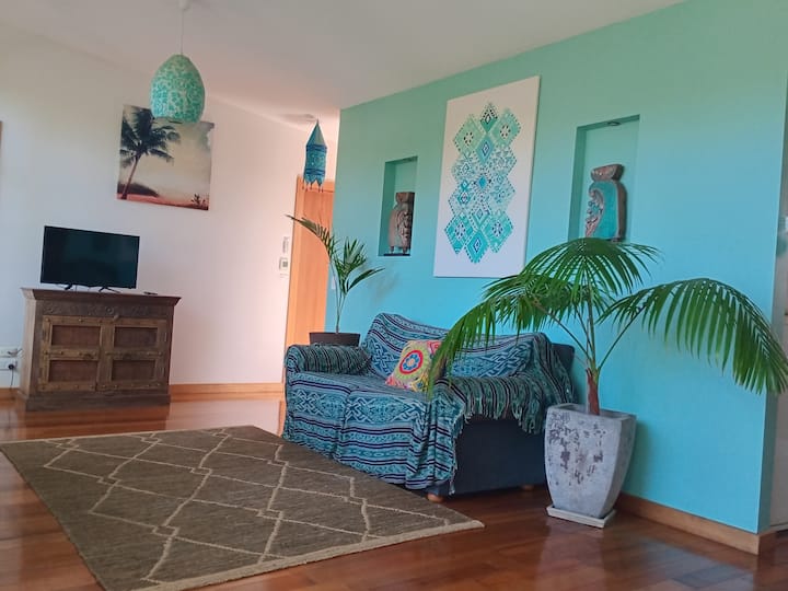 Rustic Beach Retreat - Safety Beach