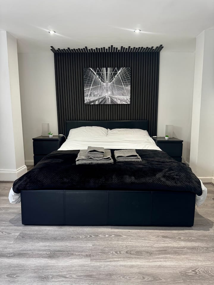 Modern Double Room – Close To Station & Waterfront - Essex