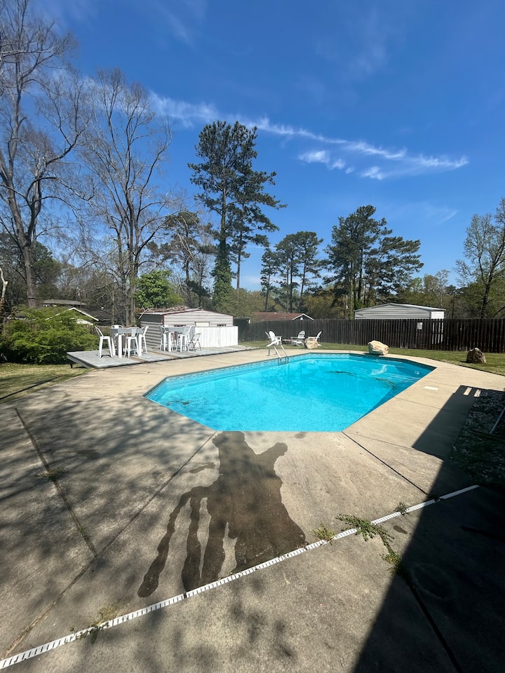 The Pool House - Fun Home In North Columbus - Columbus, GA