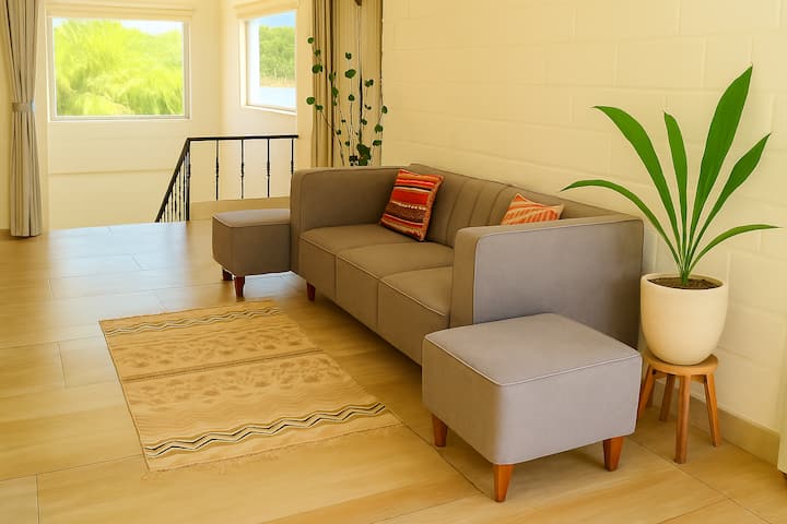 Golden Orchard Farmstay | Full Floor| 15 Min Drive - Bhopal