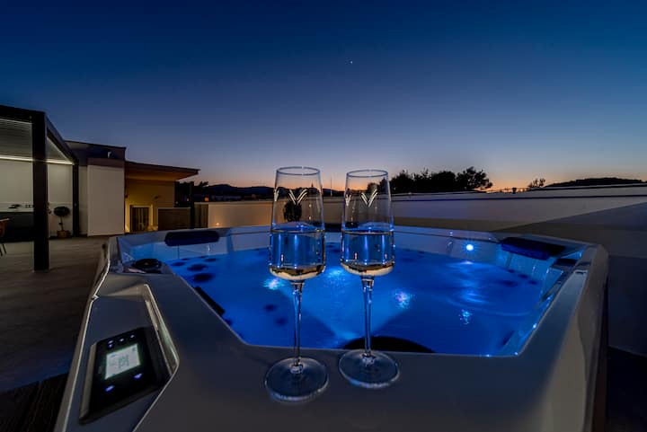 Optimum Apartment With Rooftop Terrace - Lombarda