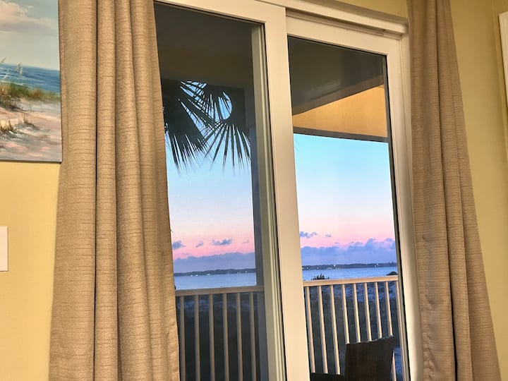 1st Fl Condo/ Amazing Navarre Water And Sunsets! - Navarre Beach, FL
