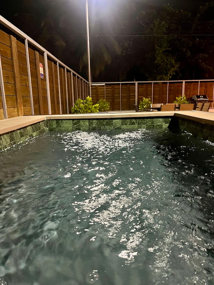 Atlantic Retreat - Levittown