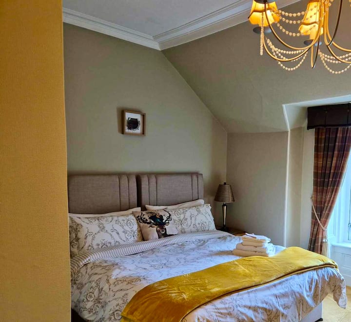 Luxury Ensuite With Sitting Room & Bedroom - Loch Lomond