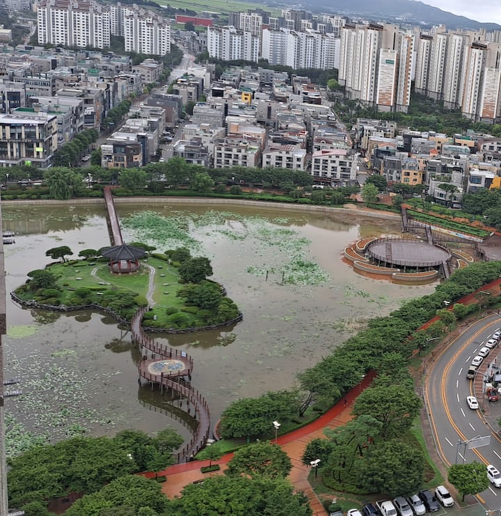 호수공원앞에 있는 도시형생활주택 - Incheon