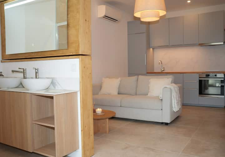 Suite Cosy Avec Jacuzzi Privatif & Design Moderne - Le Pontet