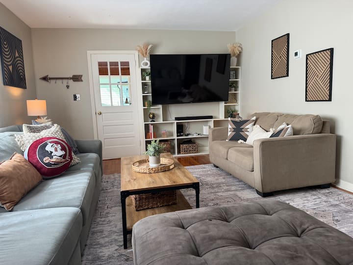 Close To Stadium And Capitol, Home Away From Home - Tallahassee, FL
