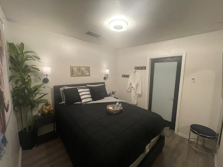 Chic 1-bedroom Retreat 7 Min From Wynwood - Miami