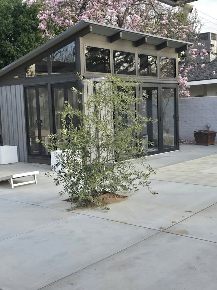 Mid - Century Oasis - Bakersfield, CA