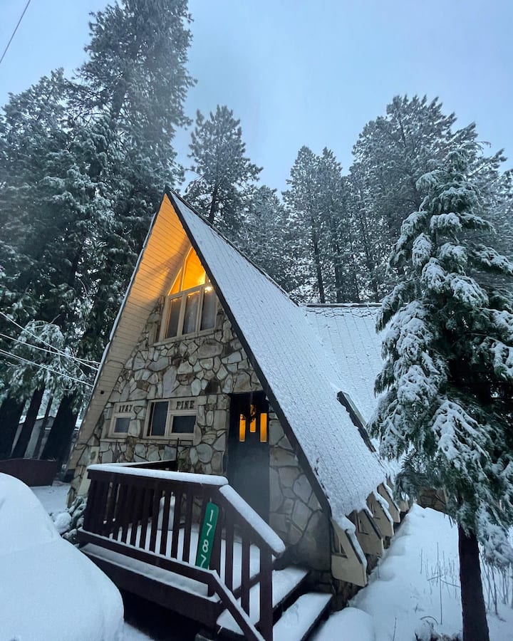 Ski Chalet - Hottub, Family, Pets, Firepit, Gamerm - Arnold, CA