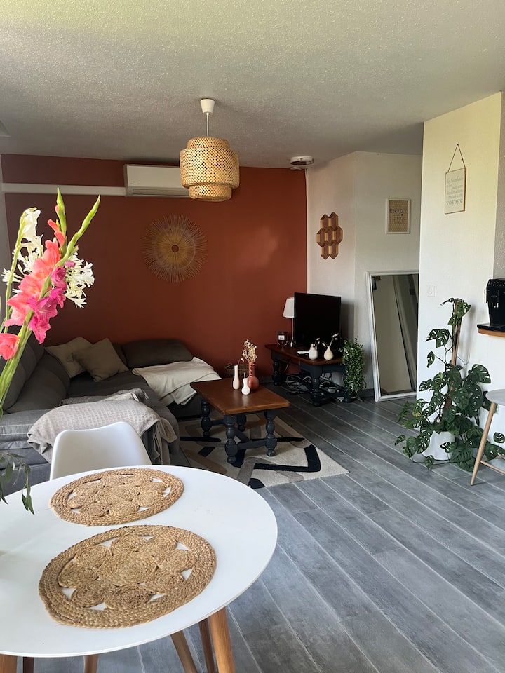 Appartement Cosy Avec Jardin Atypique Et Piscine - Marguerittes