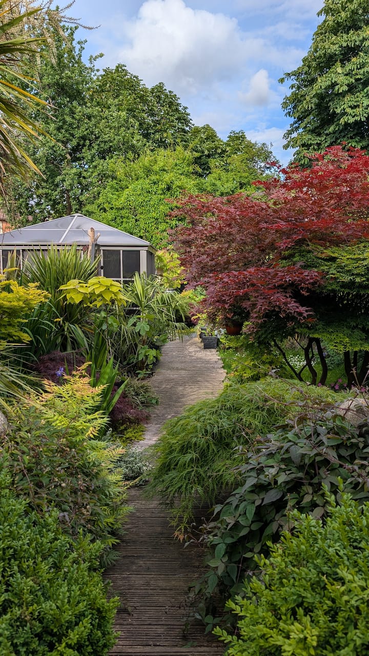 Tropical Garden Oasis-outdoors Gathering Location - Birmingham