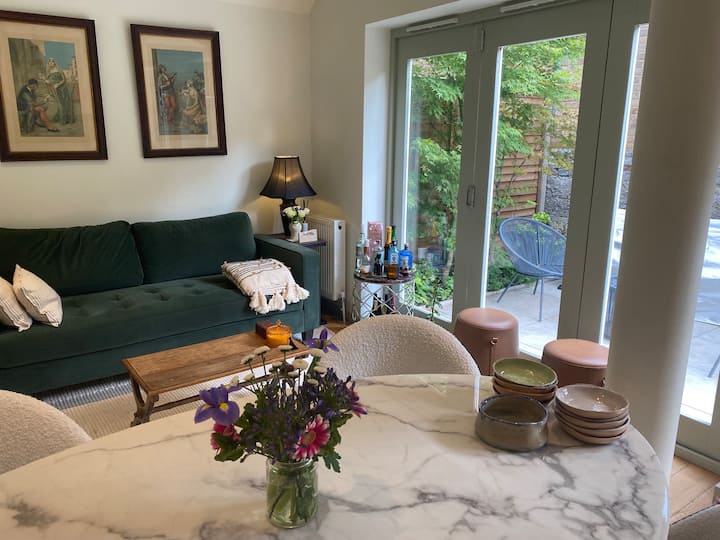 Bright And Sunny Ground Floor Garden Flat. - London