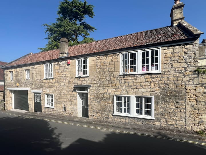 Hatfield Cottage: Sleep 6, Private Courtyard, Bath - Bath