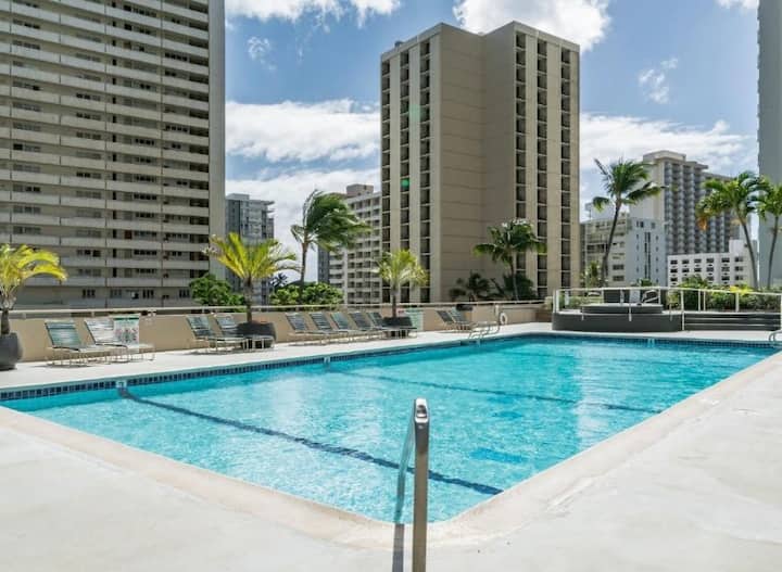 Mountain View! One Block To Waikiki Beach! - Honolulu