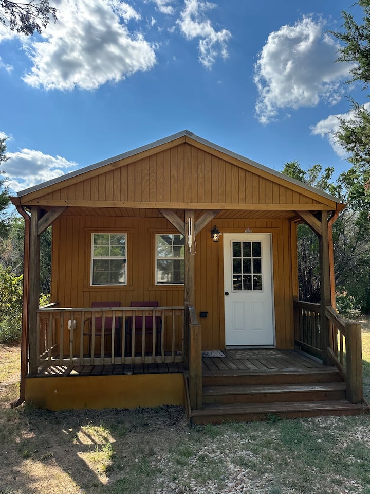 The Honeycomb Hideaway Cabin - Fossil Rim Wildlife Center