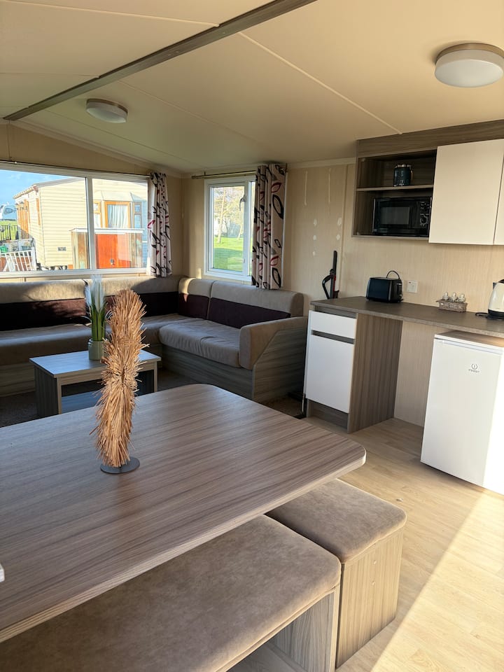 Delightful 3 Bed Caravan With Free Parking - Silloth