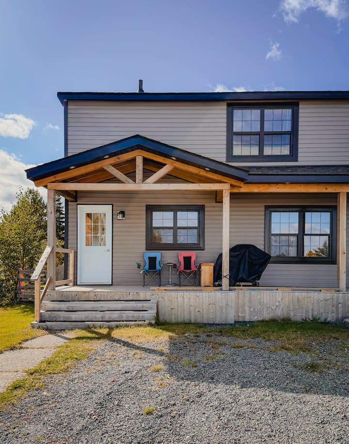 Buchans- Spacious 3-room Duplex In The Heart Of Nl - Grand Lake