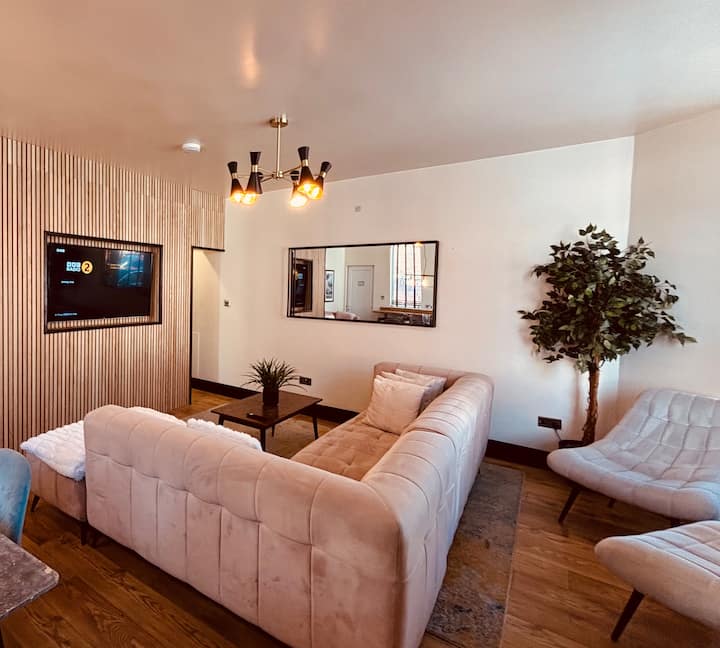 Blackpool Town Centre Holiday Home With Hot Tub - Blackpool